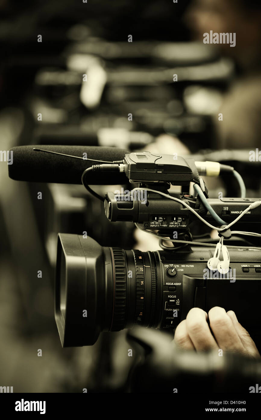 On lens hi-res stock photography and images - Alamy