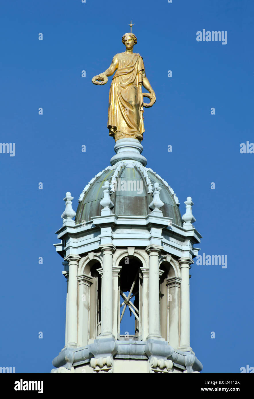 Gold statue bank of scotland hi-res stock photography and images - Alamy