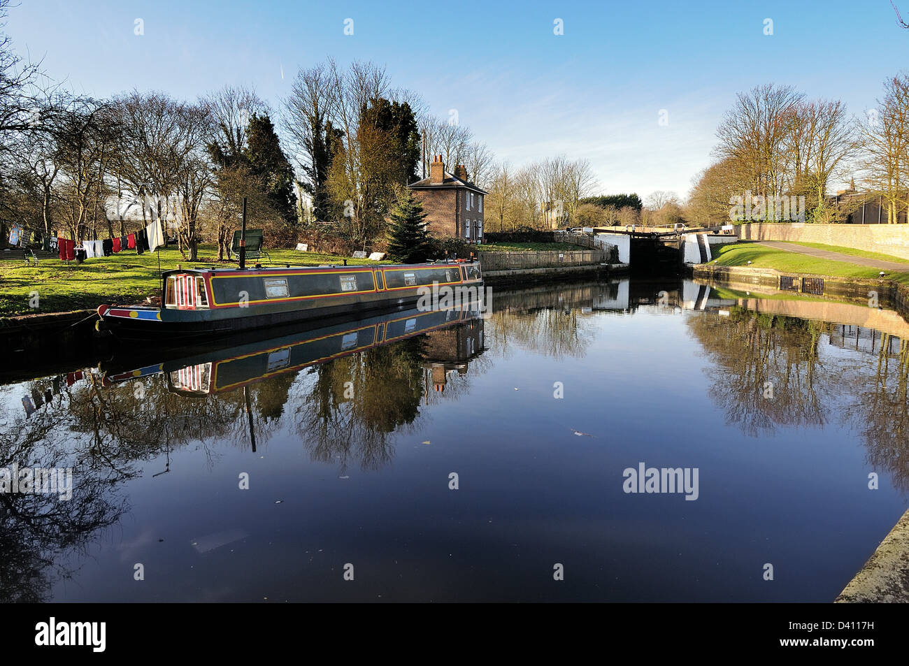 Hanwell Lock on the Grand Union canal West London England UK Stock ...