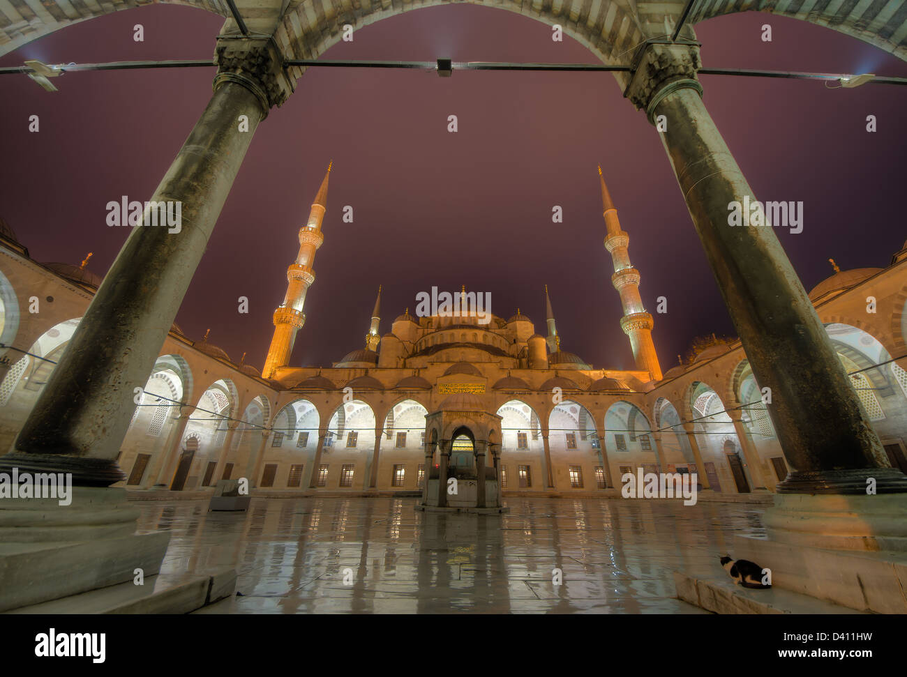 the blue mosque yard Stock Photo - Alamy