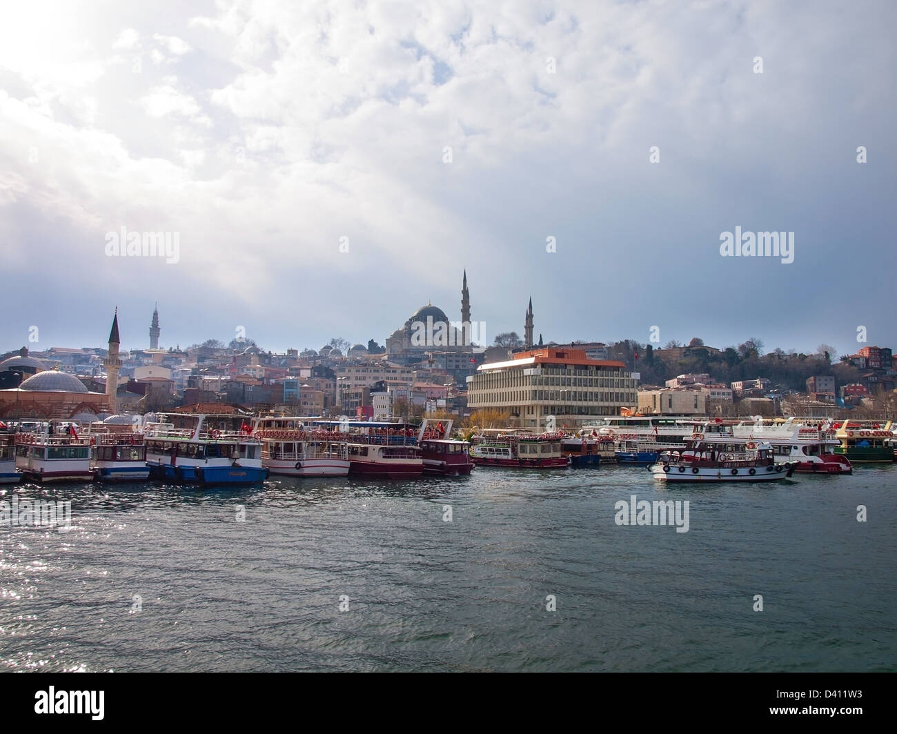 Harbour in istanbul mosque in hi-res stock photography and images - Alamy