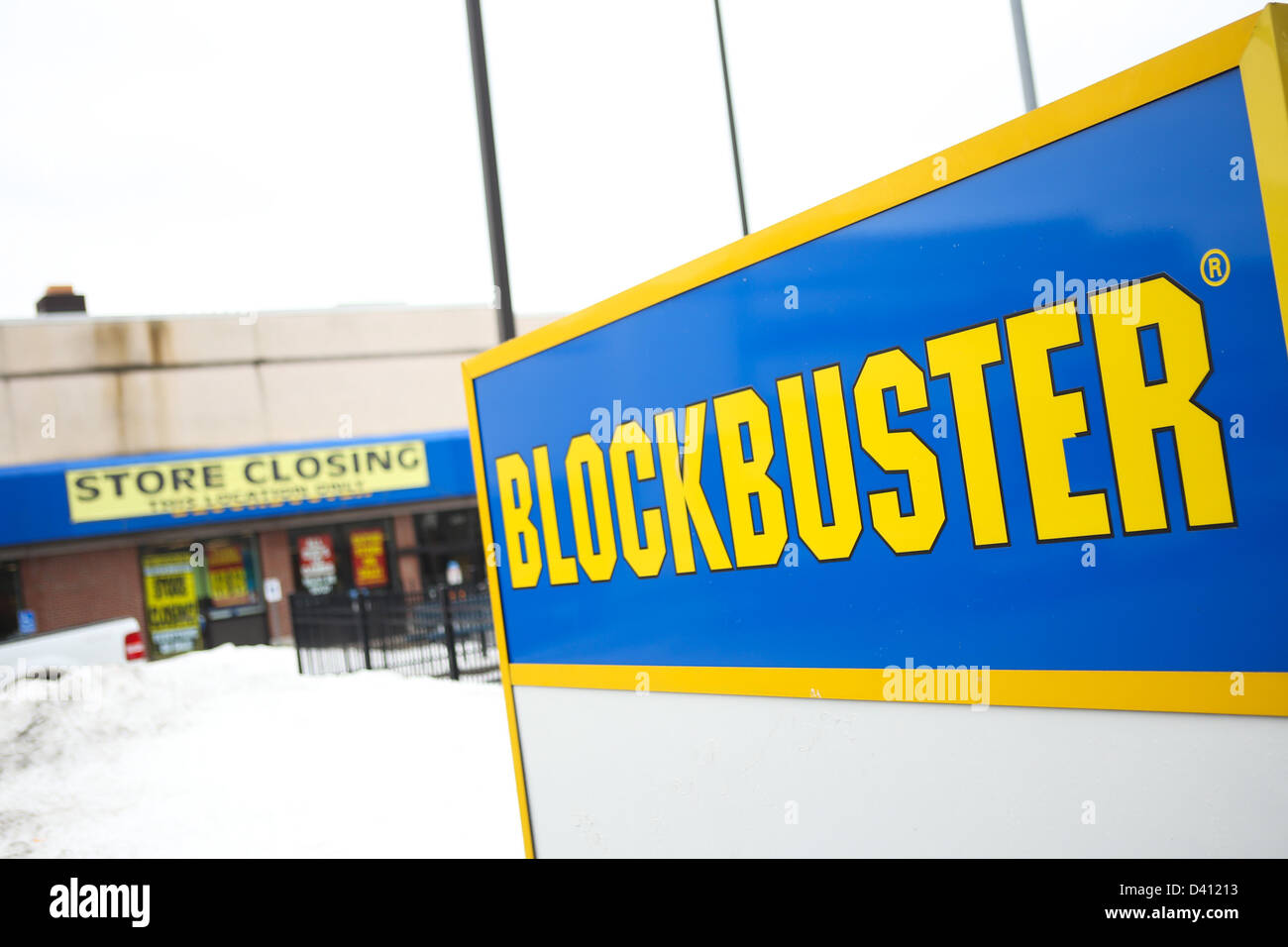 Blockbuster Store Closing Stock Photos & Blockbuster Store Closing ...