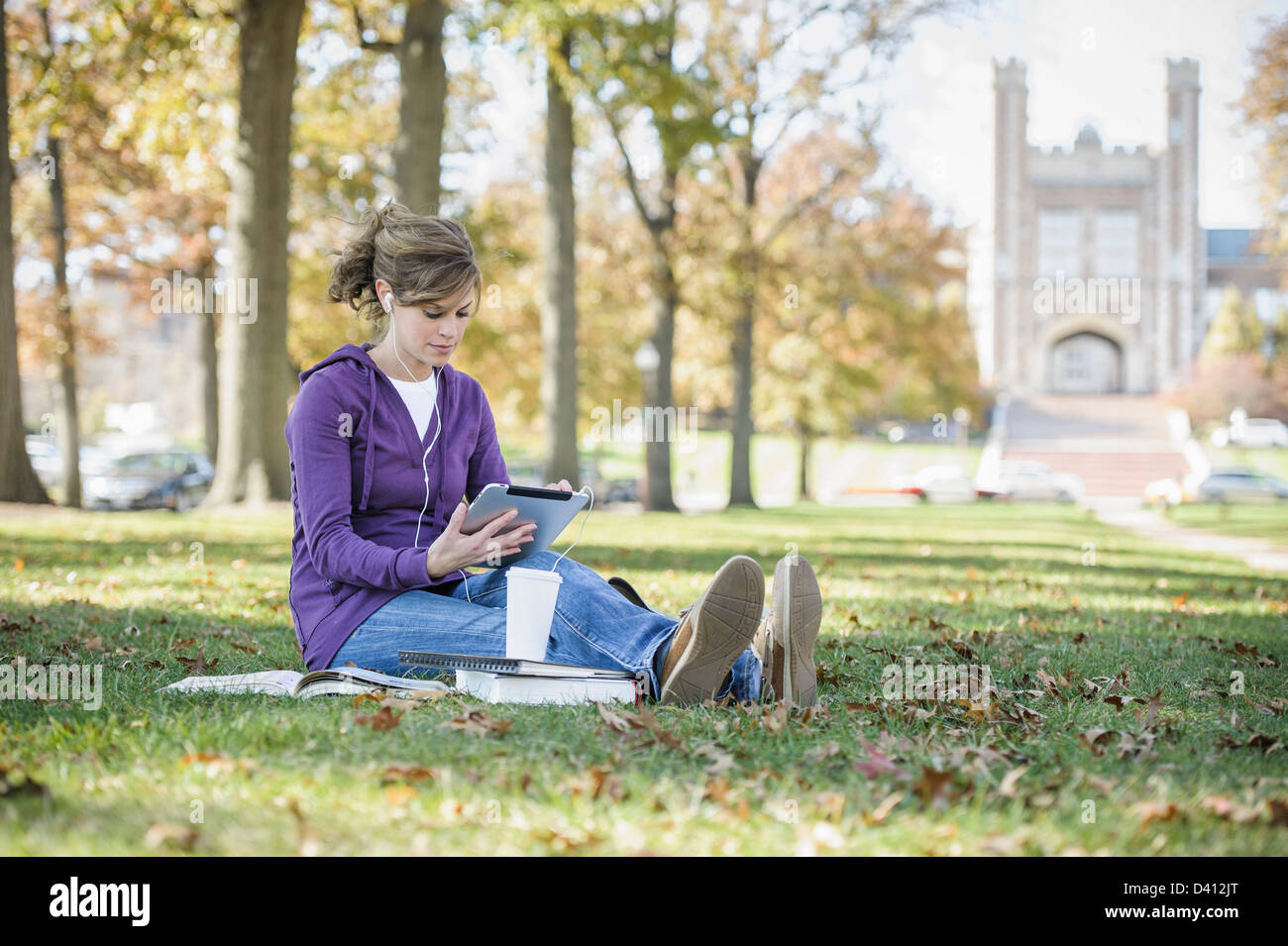 Campus ground hi-res stock photography and images - Alamy