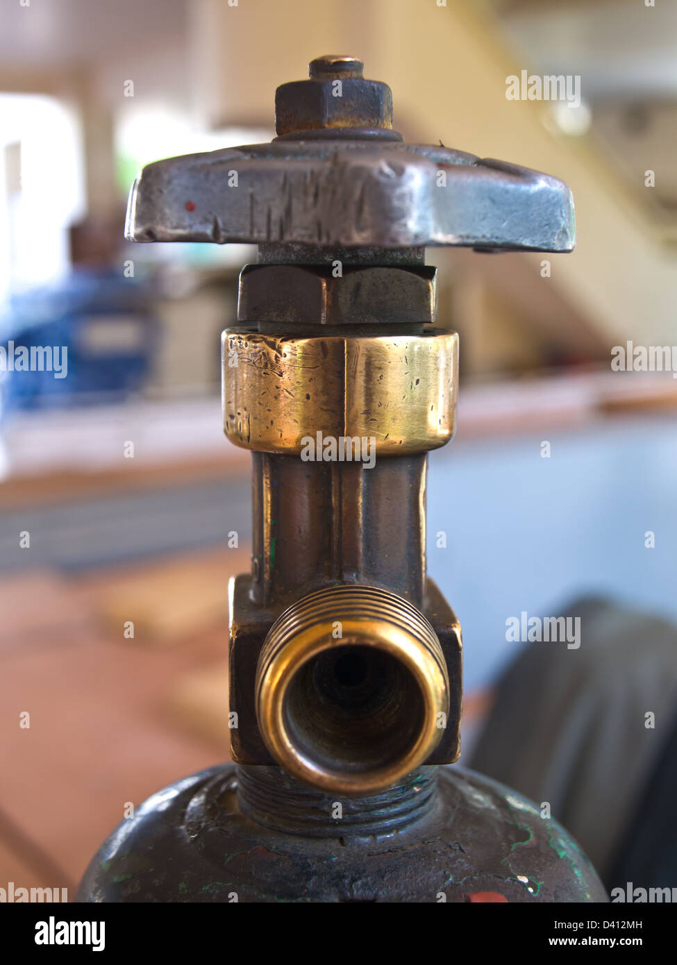 Oxygen tank hi-res stock photography and images - Alamy