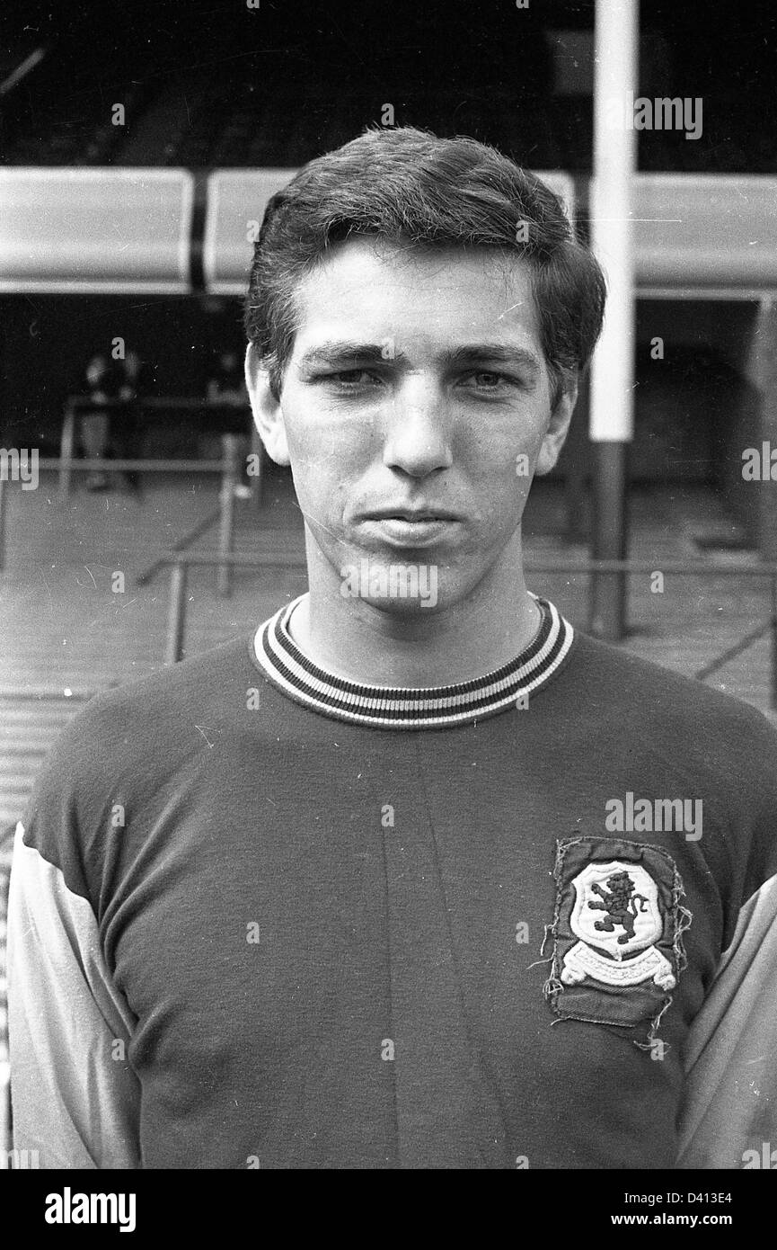 Dave Roberts Aston Villa FC footballer 1967 Stock Photo - Alamy