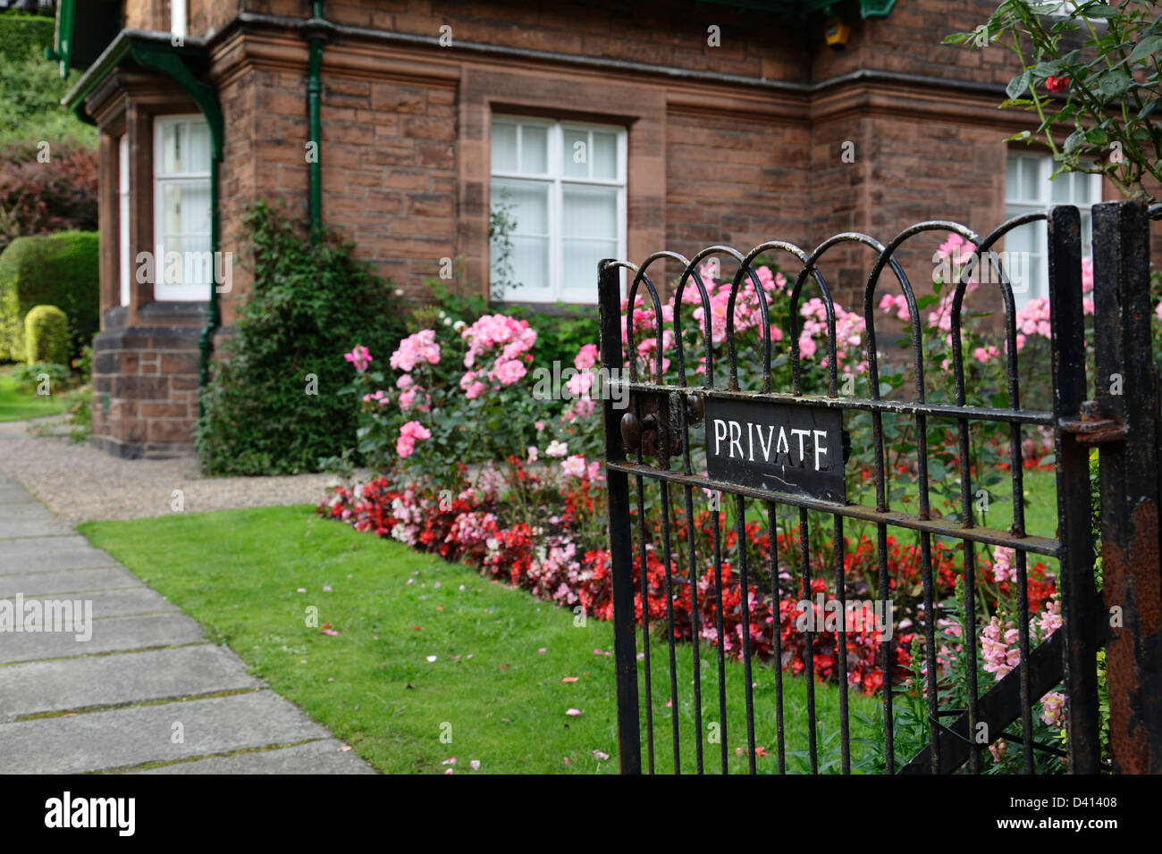 The Head Gardener's Cottage in West Princes Street Gardens, Edinburgh ...