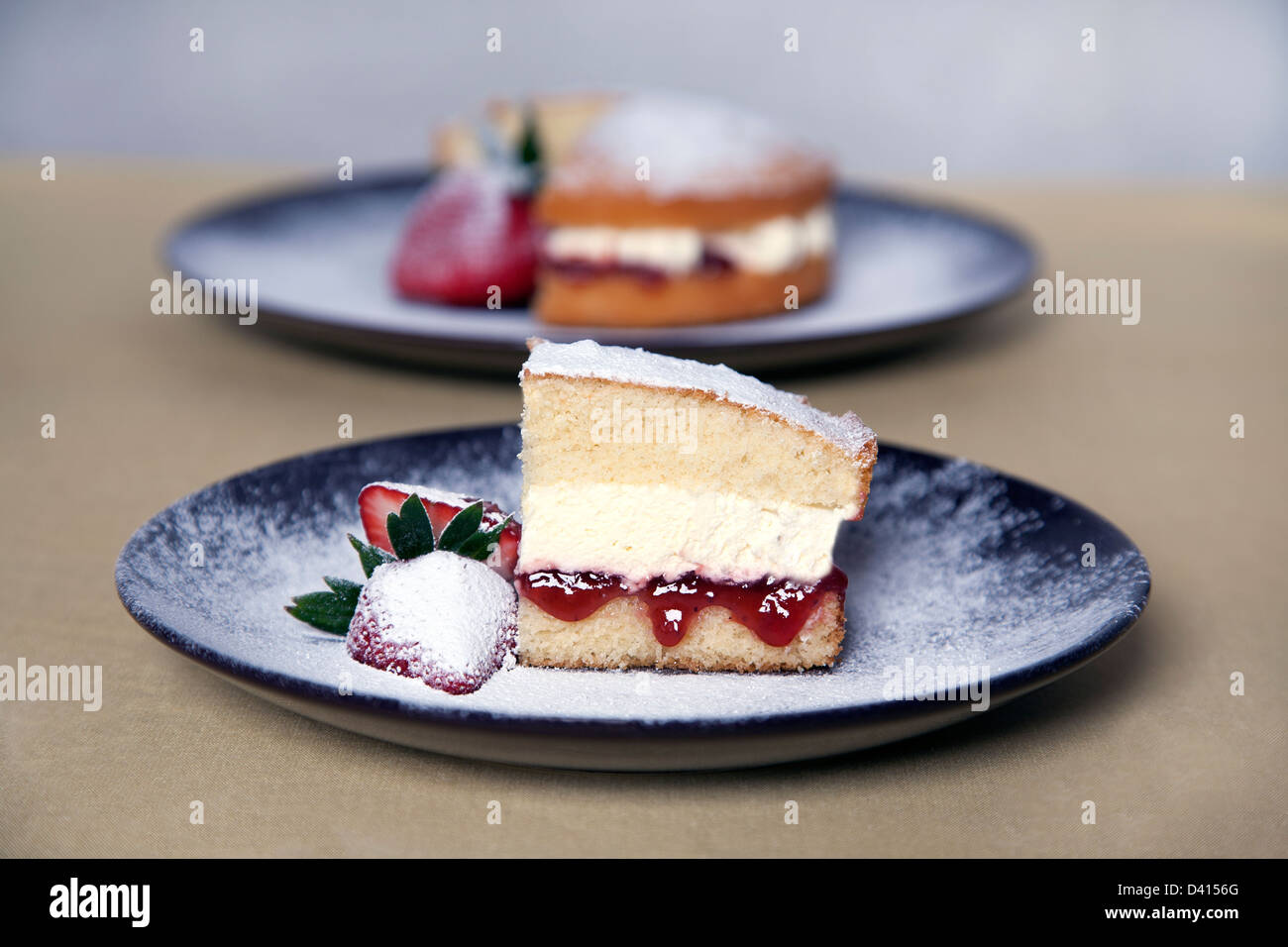Victoria sponge hi-res stock photography and images - Alamy