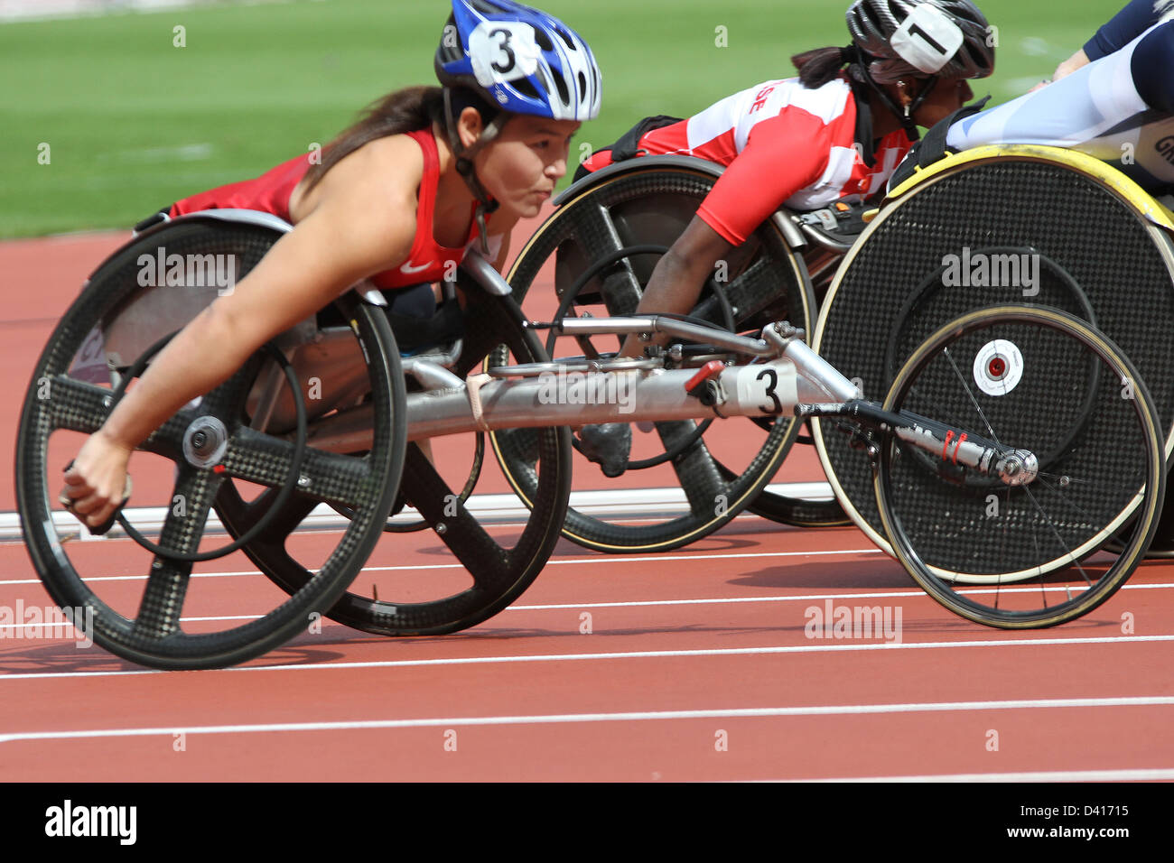 Sandra Reilly of the USA in the heats of the womens 1500m - T54 in the ...