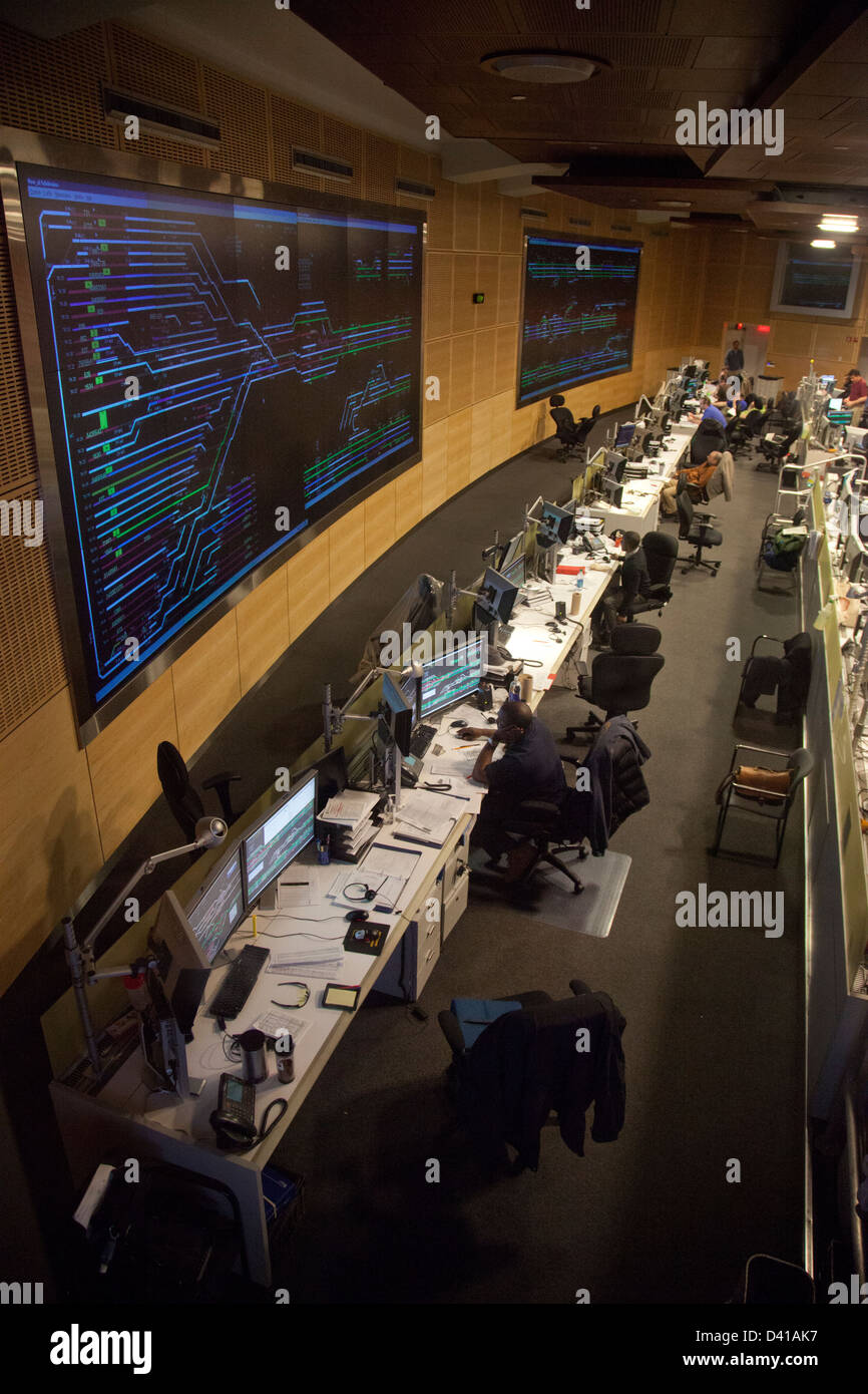 Center of command hi-res stock photography and images - Alamy