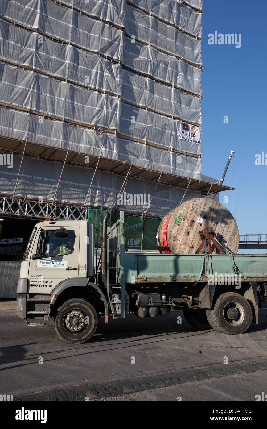 Armored instrumentation cables hi-res stock photography and images - Alamy