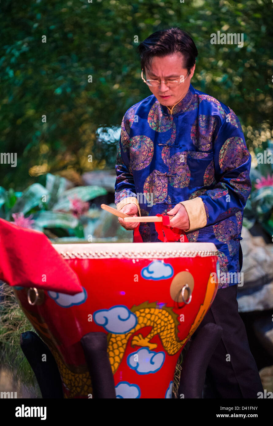 Chinese musician perform during the Chinese New Year celebrations at ...