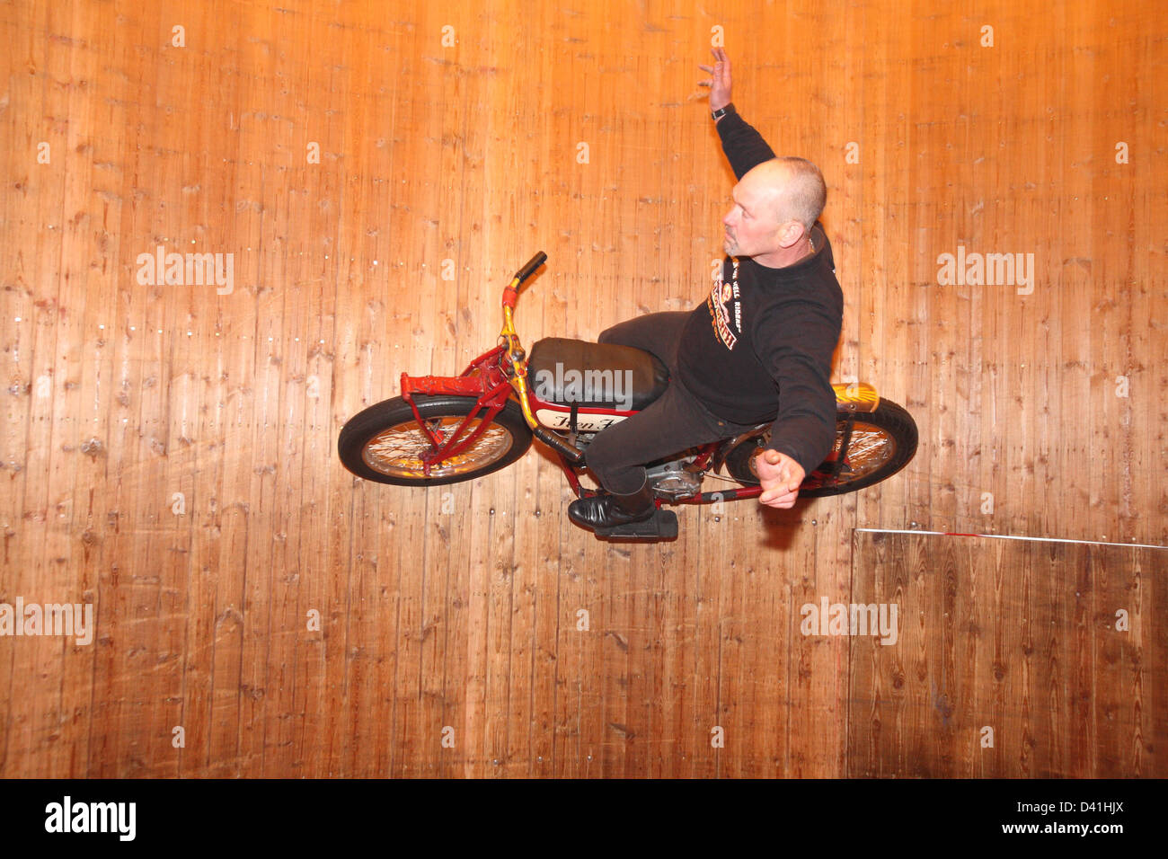 Ken fox wall of death hi-res stock photography and images - Alamy