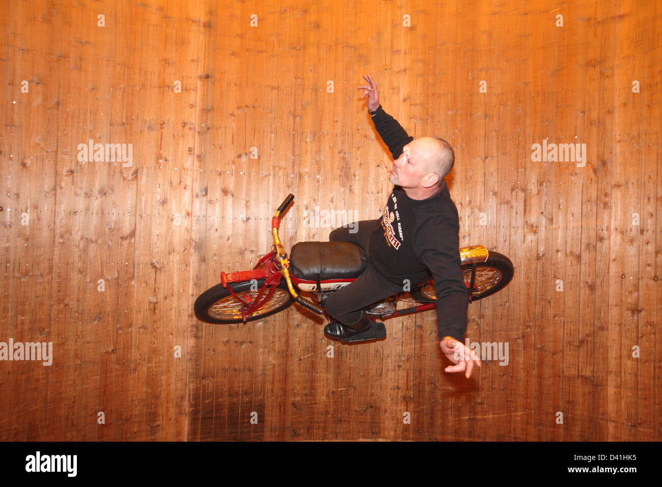Ken fox wall of death hi-res stock photography and images - Alamy