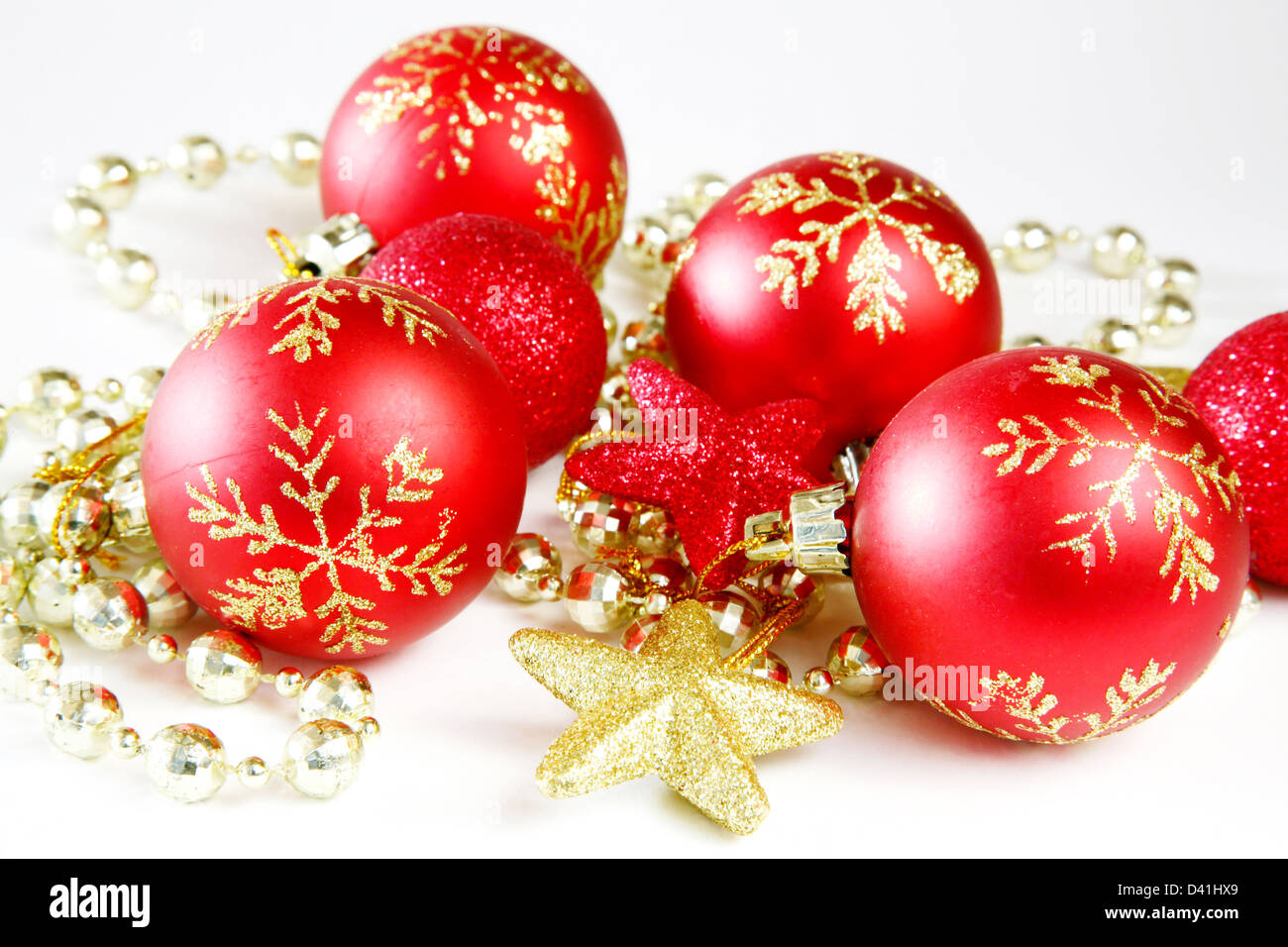 Drawing red christmas ball hi-res stock photography and images - Alamy