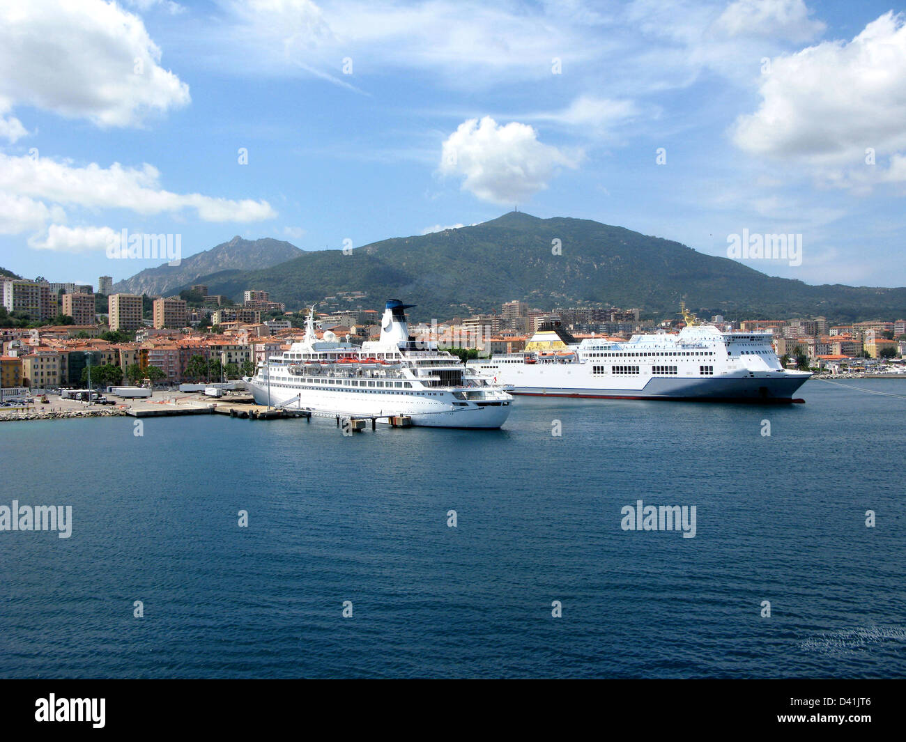 Sea liners hi-res stock photography and images - Alamy