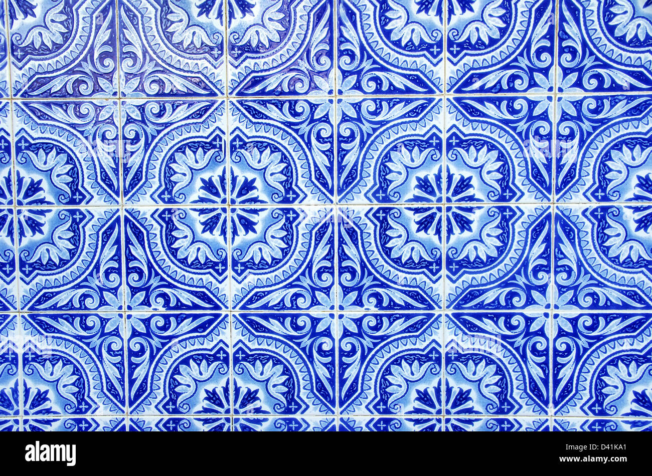 Azulejo tile portugal paint hi-res stock photography and images - Alamy