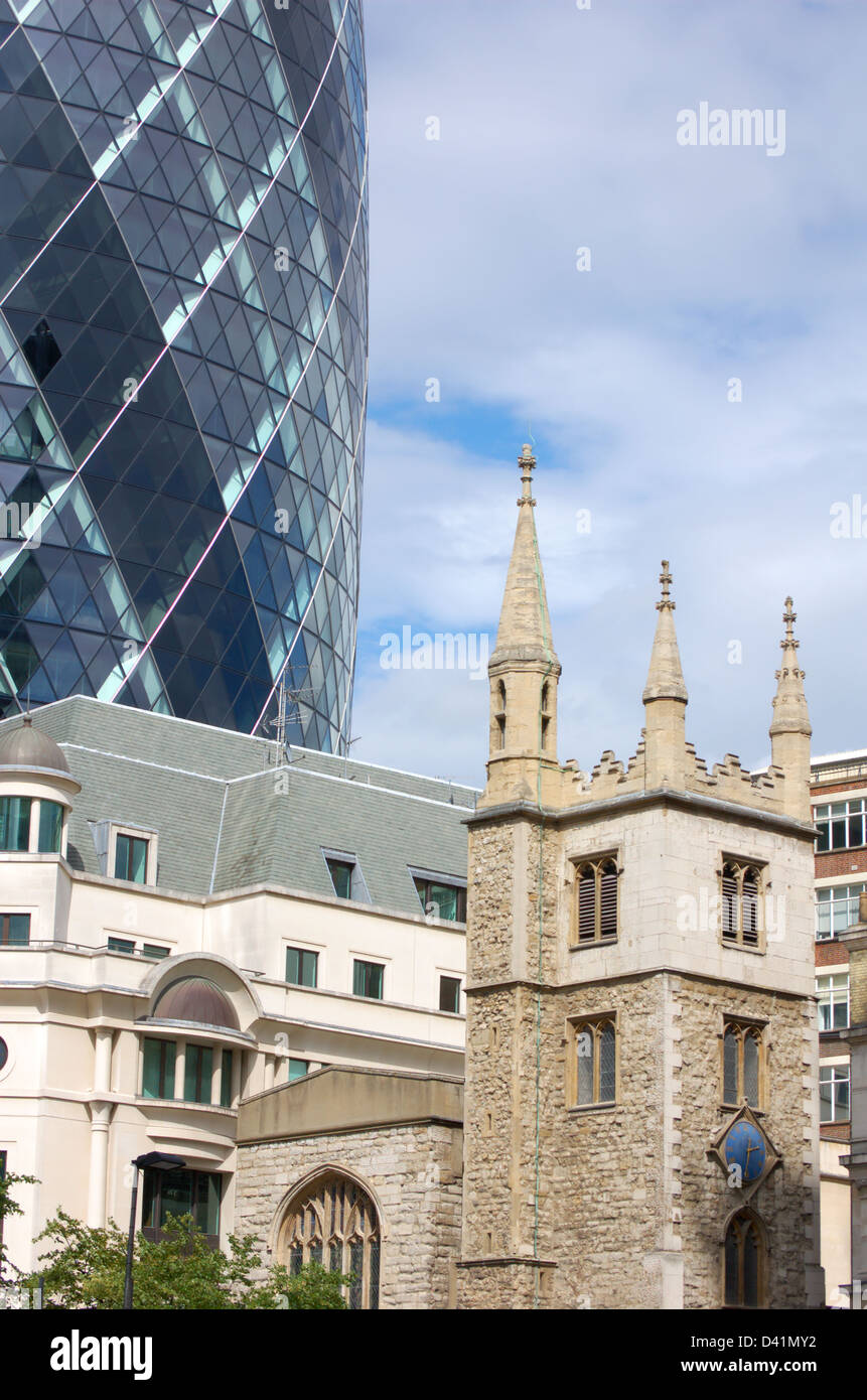 The Gherkin skyscraper in the City of London, England Stock Photo - Alamy