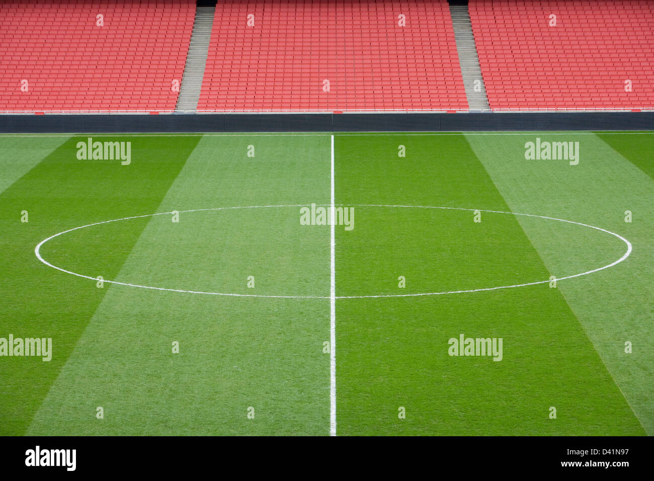 Empty football stadium hi-res stock photography and images - Alamy