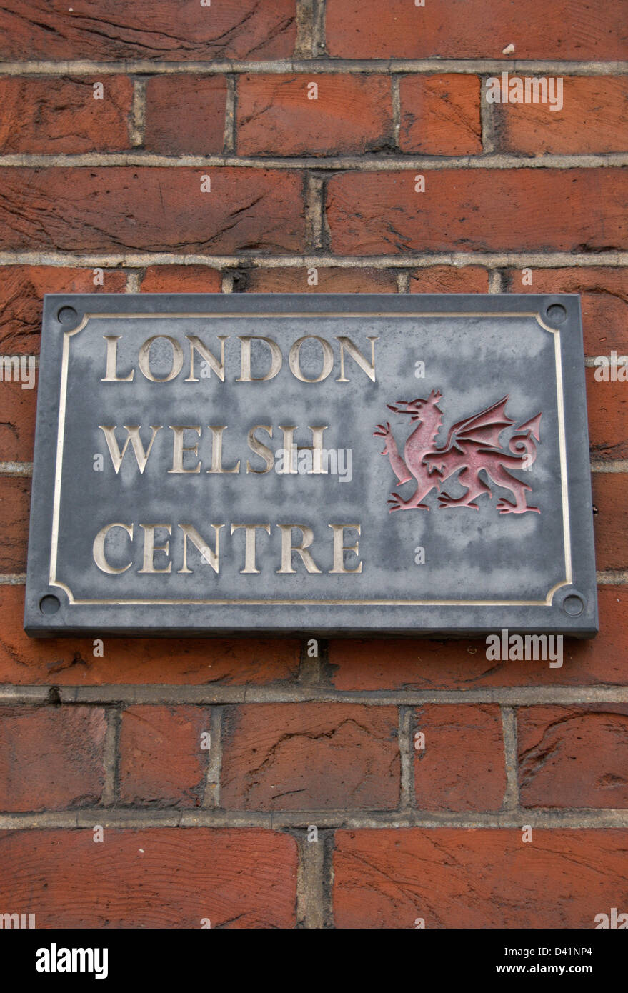 Welsh dragon sign hi-res stock photography and images - Alamy