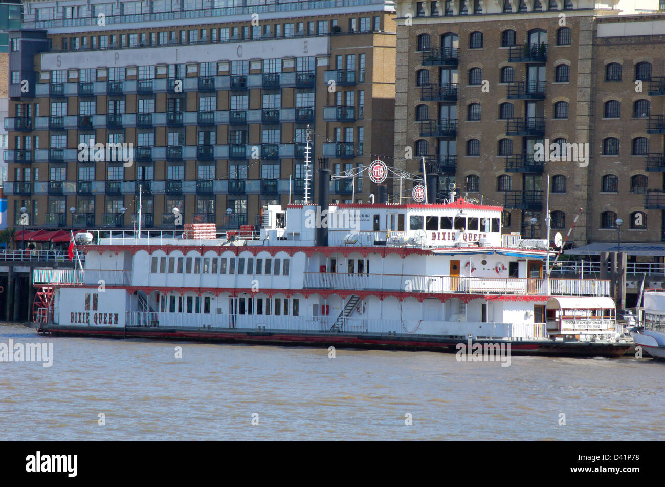 Paddle steamer on the River Thames in London, England Stock Photo - Alamy