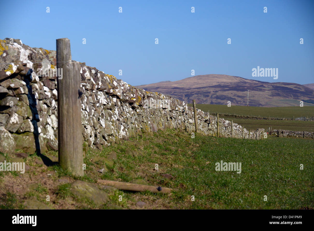 Drystone dyke farm wall scotland west coast hi-res stock photography ...