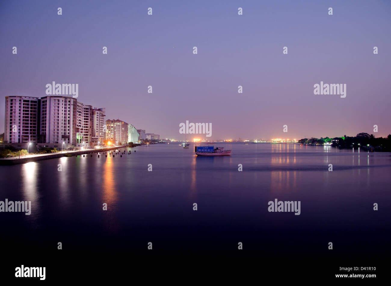 Night life kochi hi-res stock photography and images - Alamy