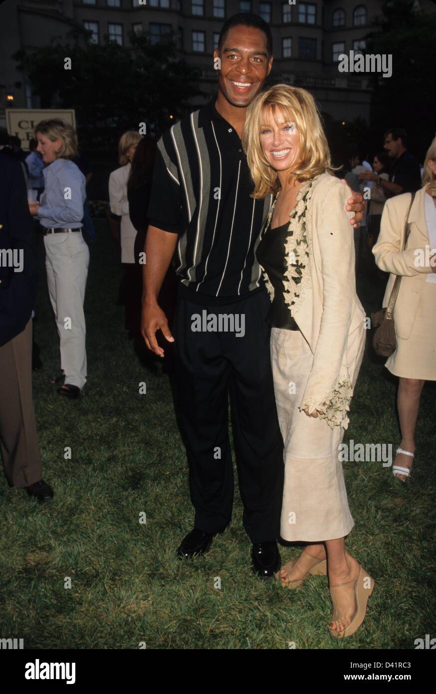 MARCUS ALLEN with Suzanne Somers.T.C.A. press tour , CBS 1998.k12802lr ...