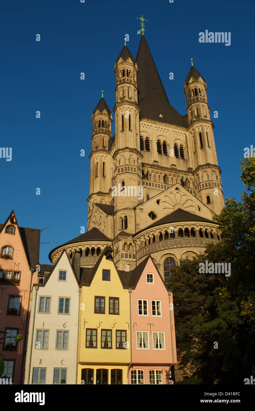 The old medieval city of Cologne at dawn Stock Photo - Alamy