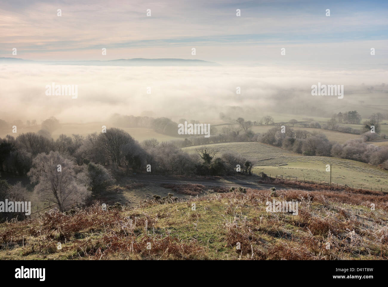 Cloud valley hi-res stock photography and images - Alamy