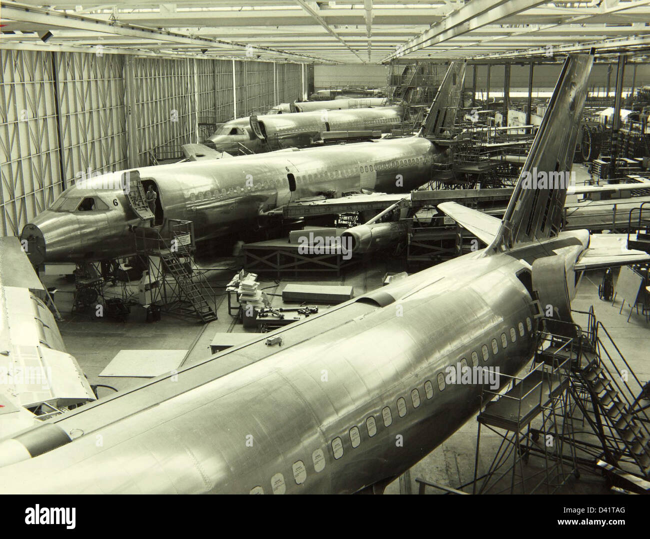 The Convair 880 was a high-speed commercial jet airliner introduced in ...