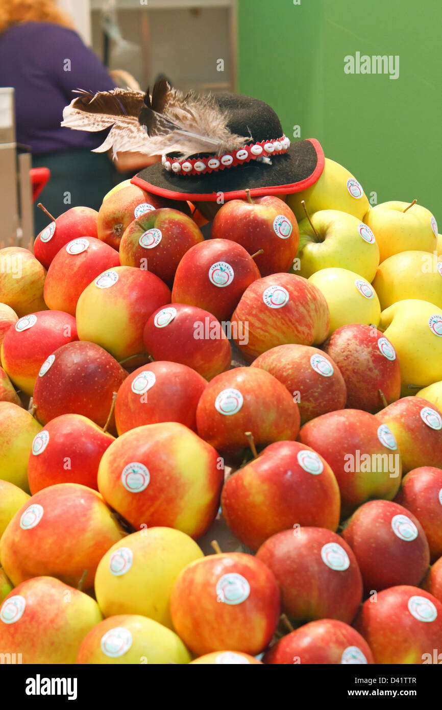 Berlin, Germany, apple pyramid on the Green Week Stock Photo - Alamy