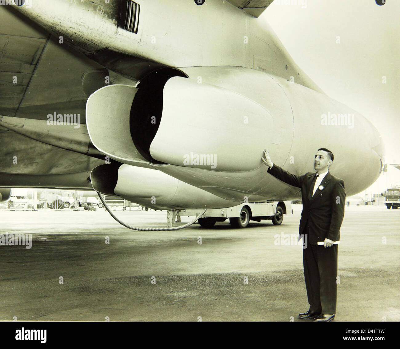 The Convair 880 was a jet airliner designed in the late 1950s for short ...