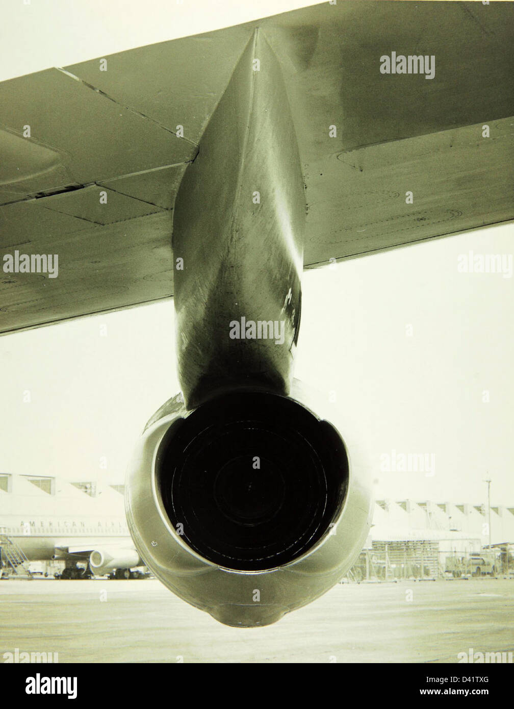 The Convair 880 was a commercial jet airliner produced in the late ...