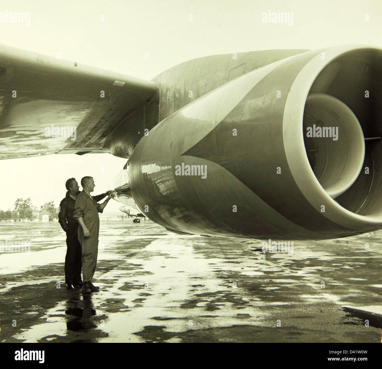 The Convair 880 was a commercial airliner introduced in the 1950s. It ...