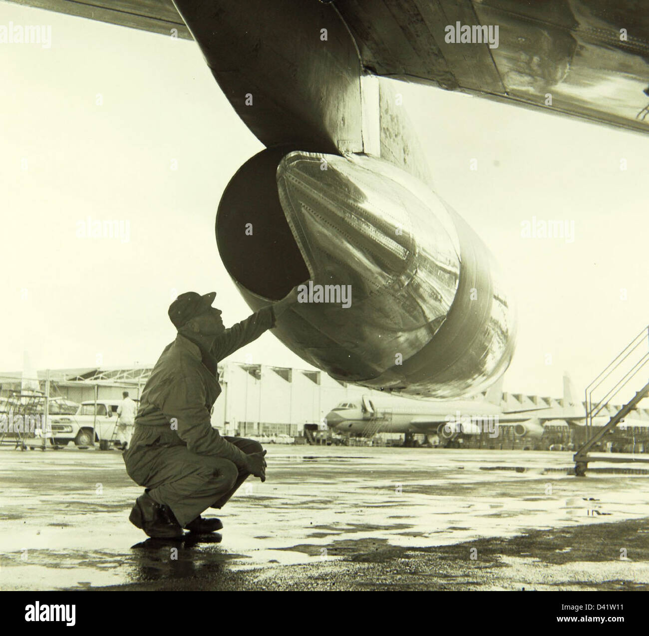 The Convair 880 was a commercial airliner introduced in the 1950s ...