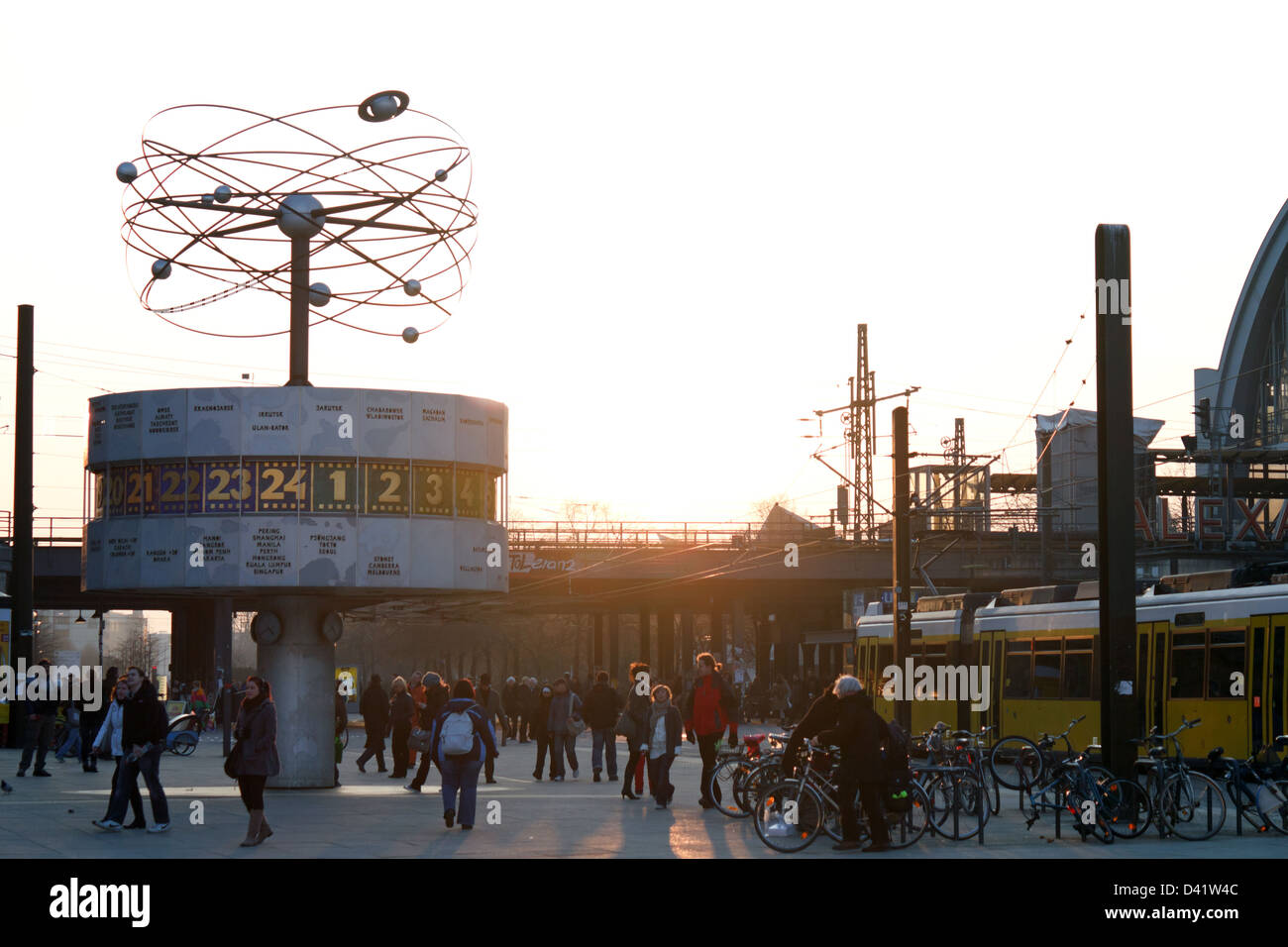 Time zones clock train hi-res stock photography and images - Alamy