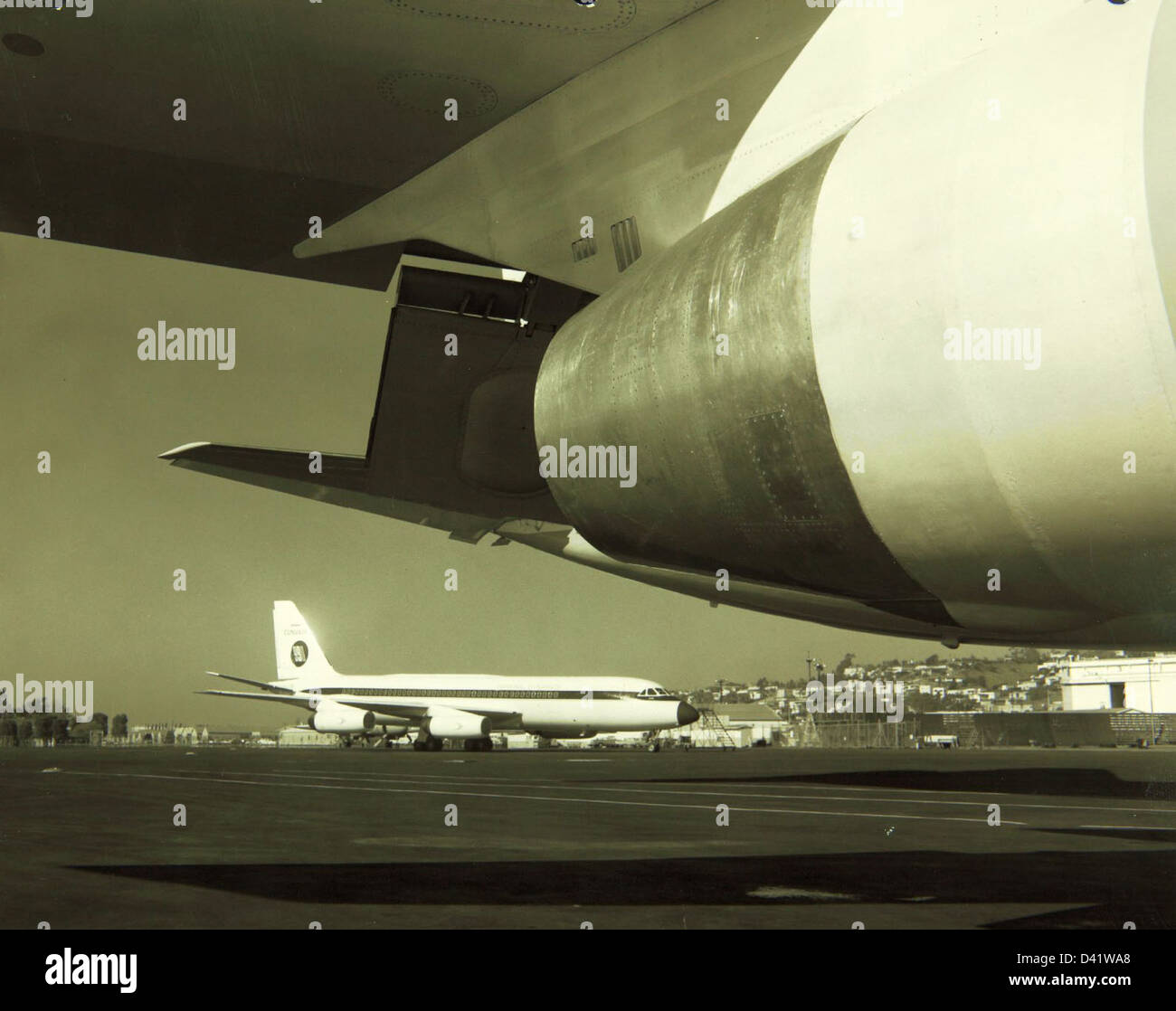 The Convair 880 was a 1950s commercial jet airliner designed for short ...