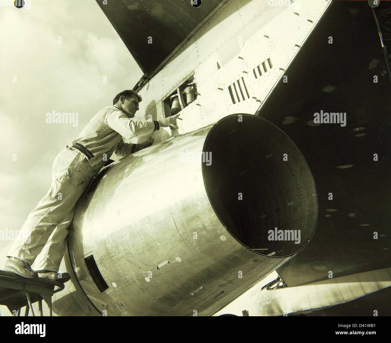 The Convair 880 was a commercial airliner produced in the late 1950s ...