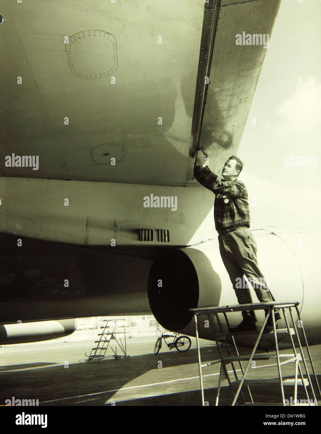 The Convair 880 was a commercial airliner designed in the 1950s ...