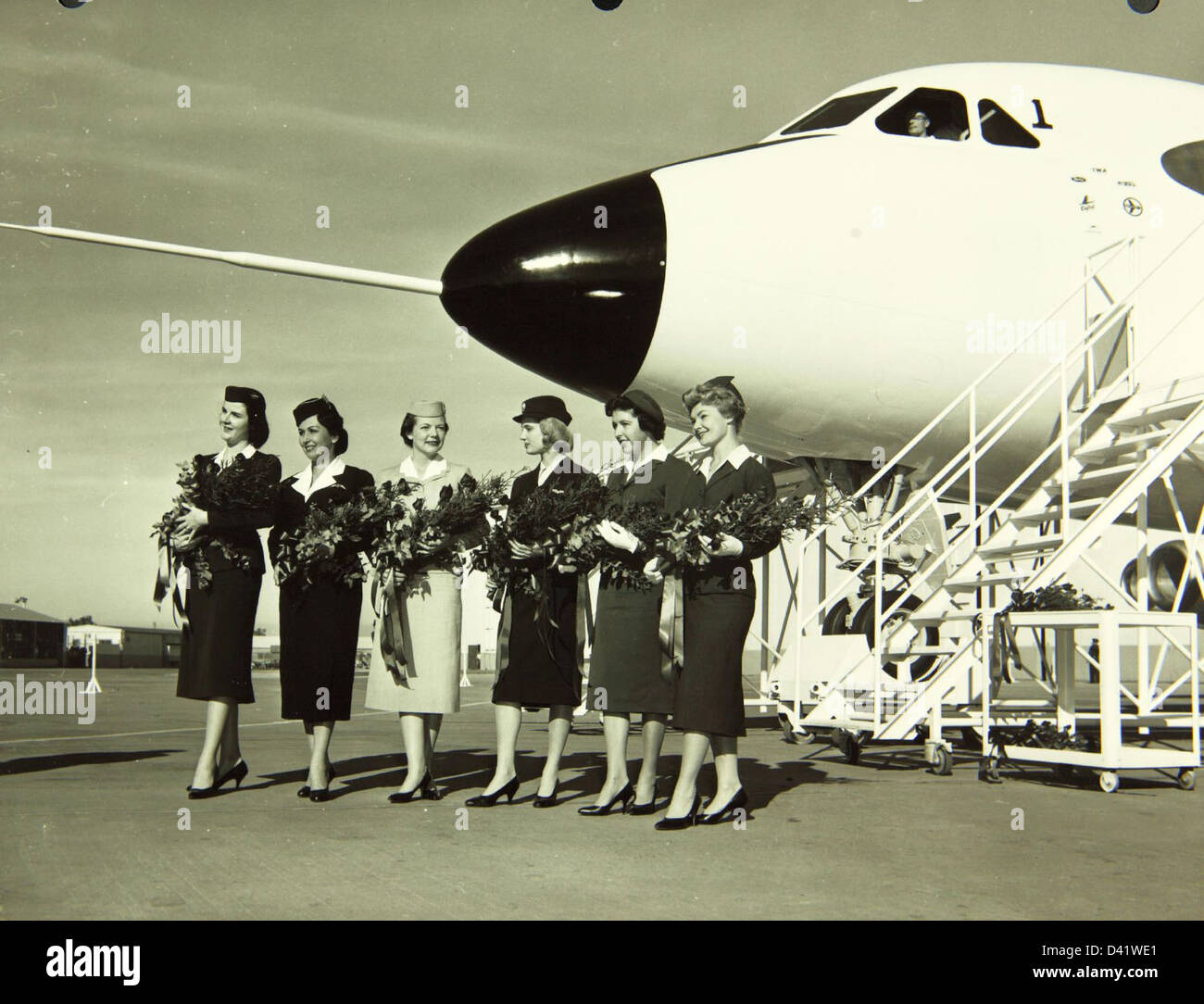 The Convair 880, a commercial airliner from the 1950s, was designed for ...