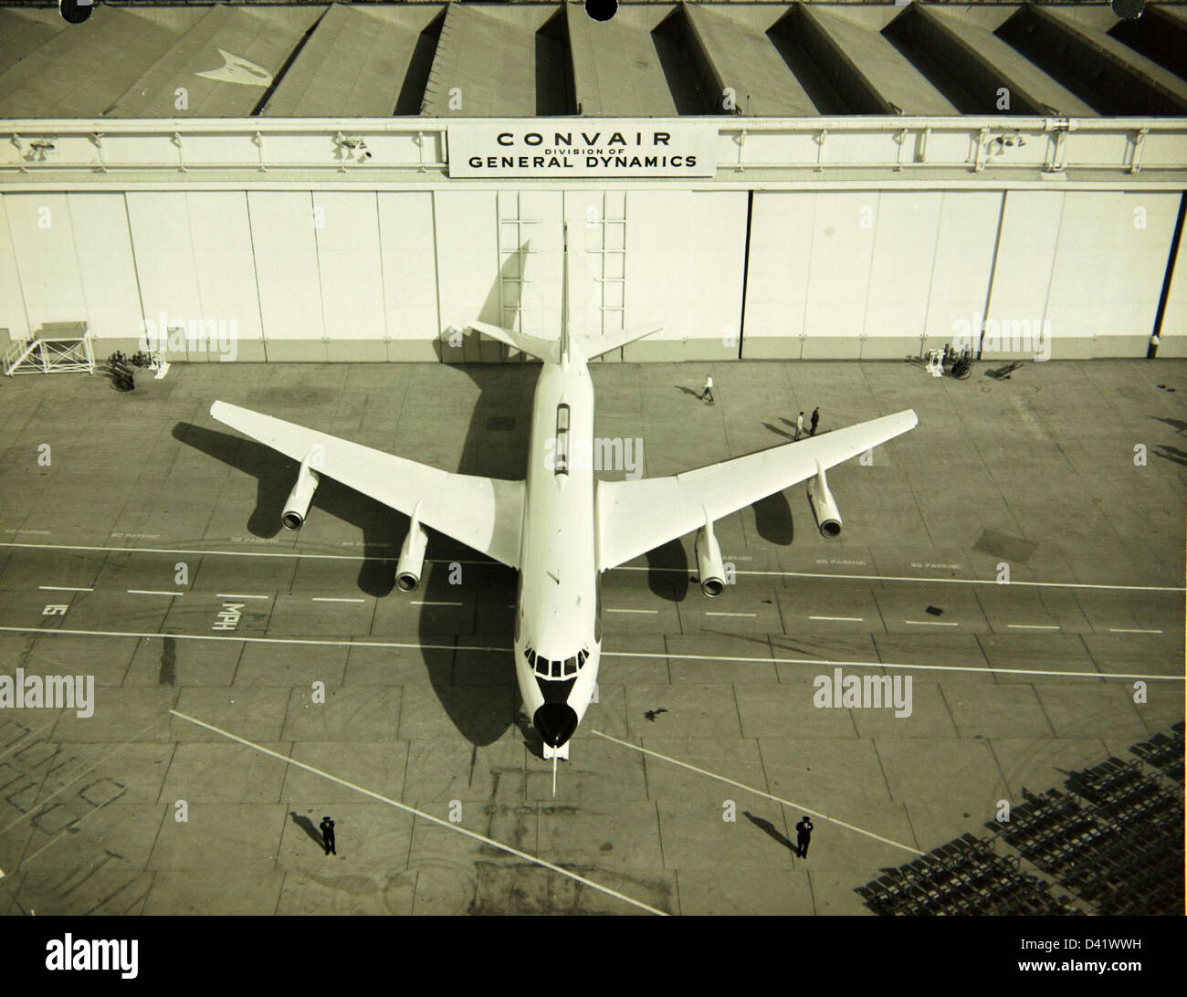The Convair 880 was a jet airliner designed for short to medium-range ...