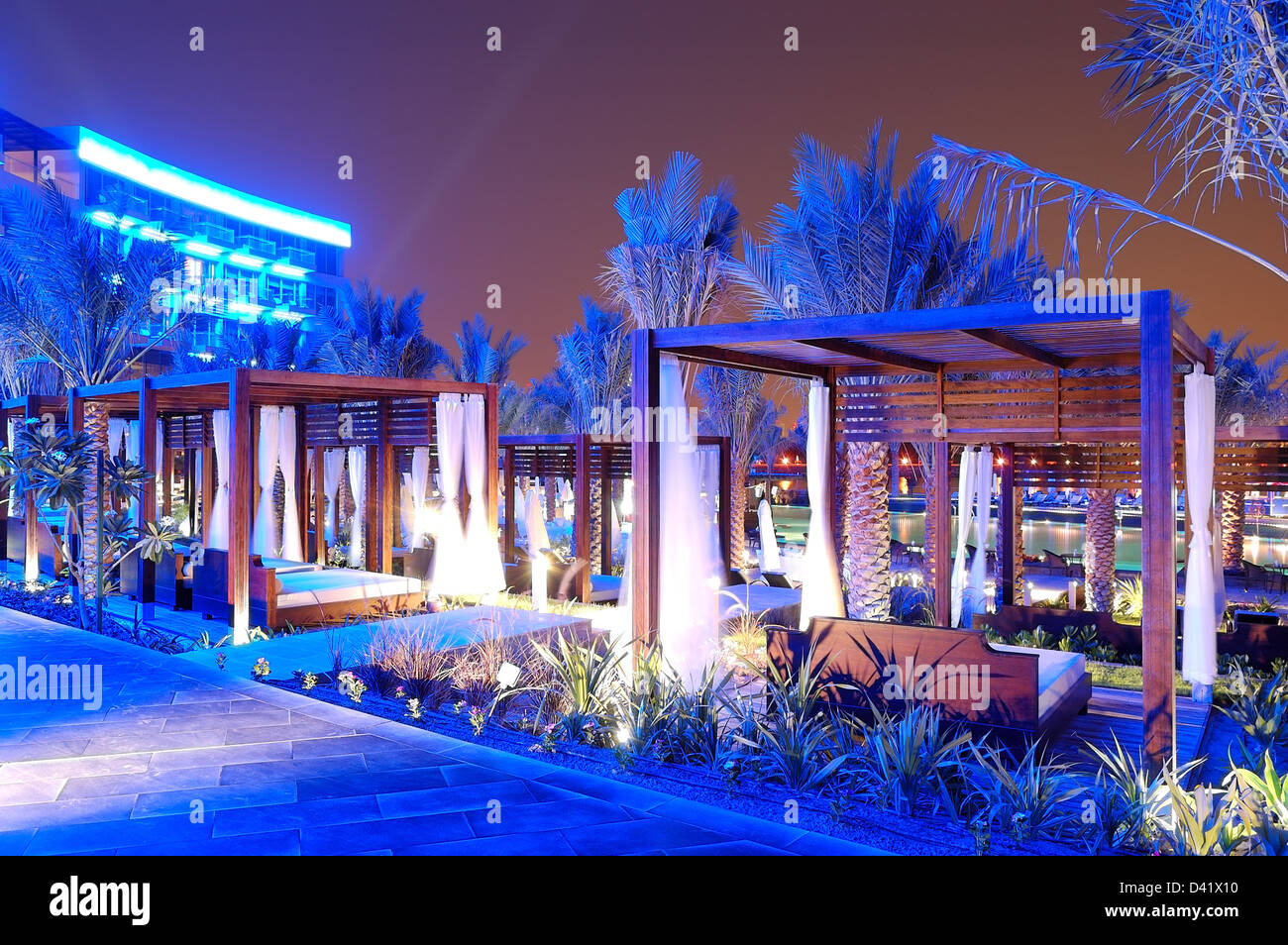 The huts near swimming pool at modern luxury hotel, Palm Jumeirah ...