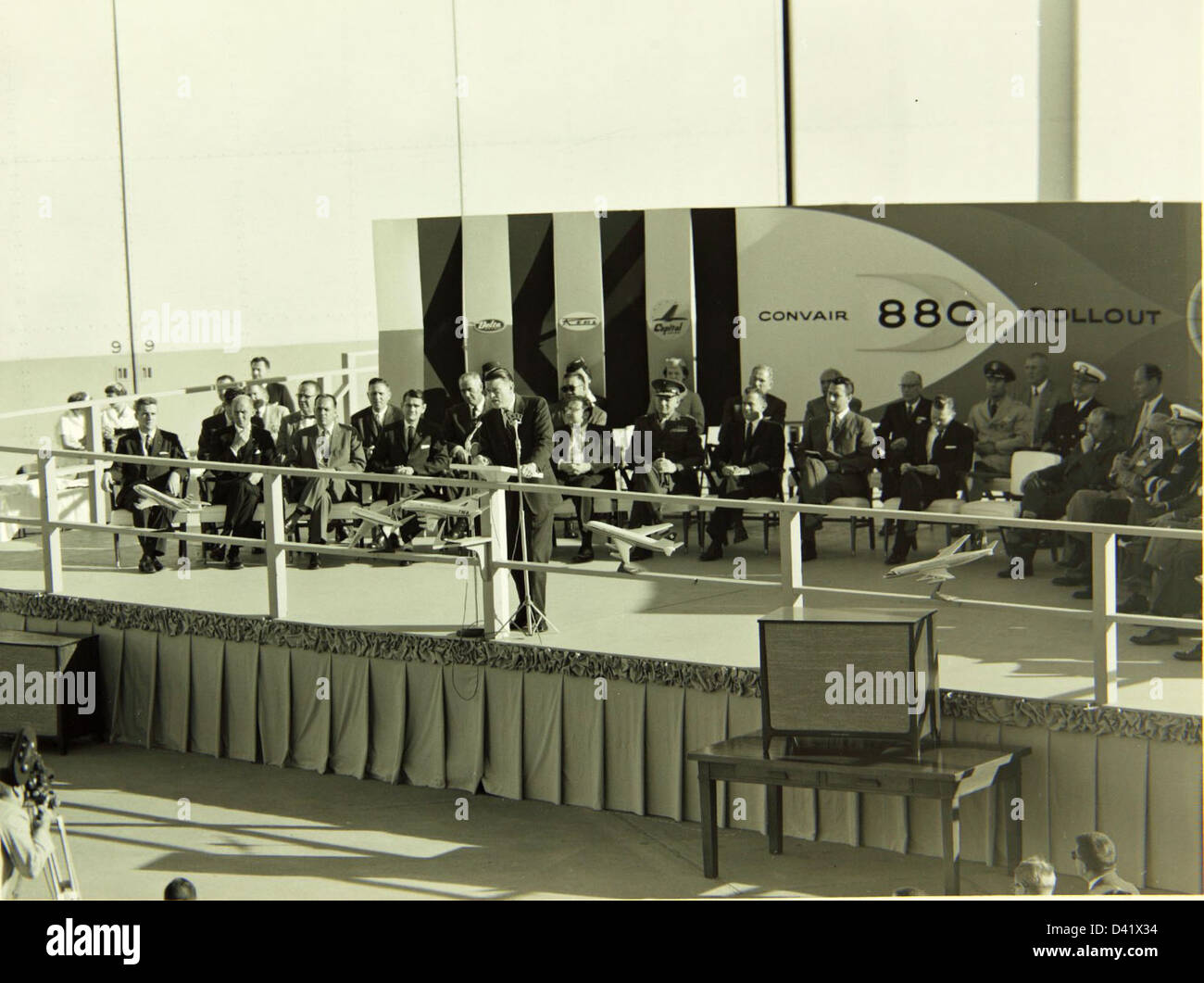 The Convair 880 was a twin-engine commercial airliner developed in the ...