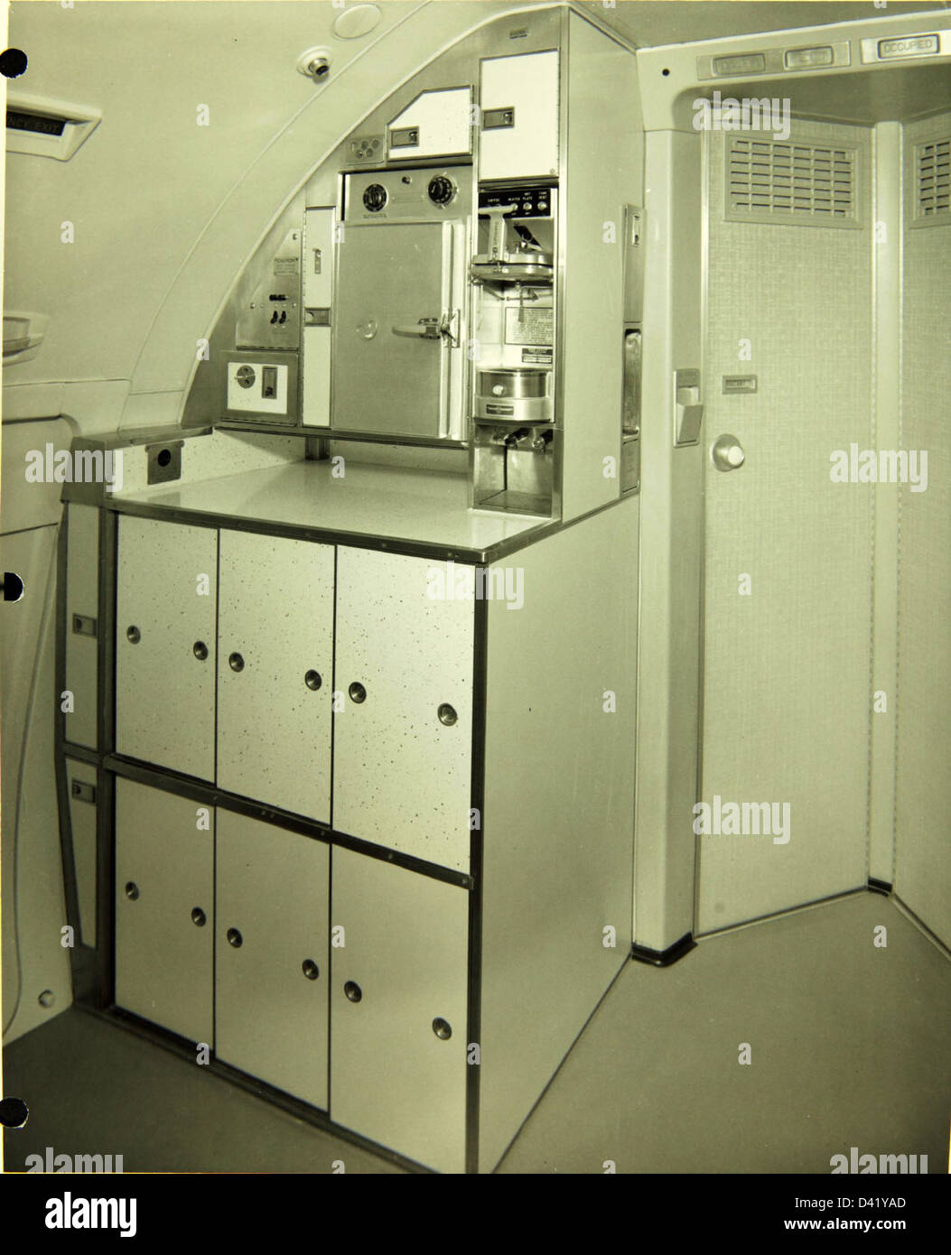 The Convair 880 was an American jet airliner designed for short to ...