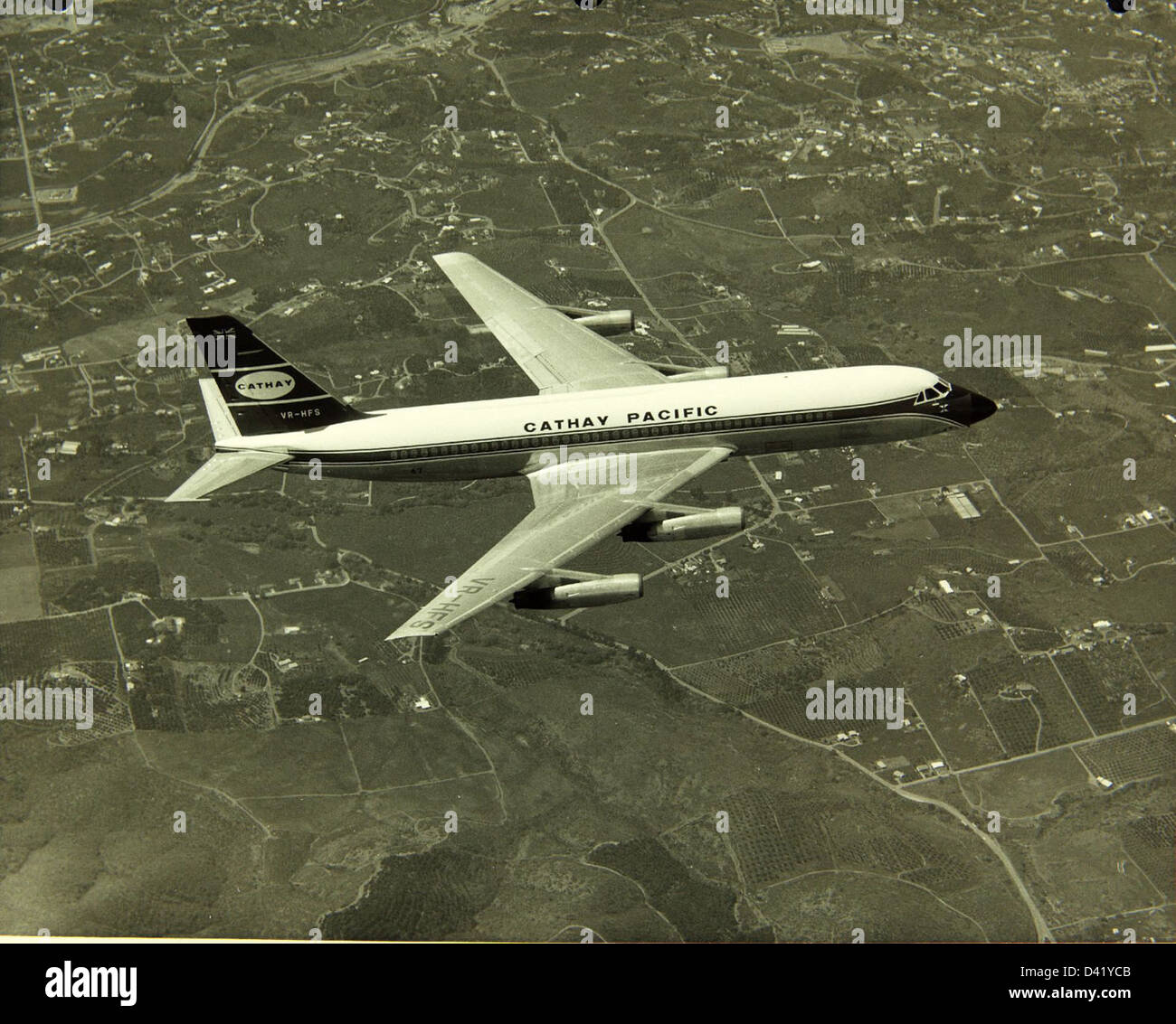 The Convair 880 was a short to medium-haul commercial jet airliner ...