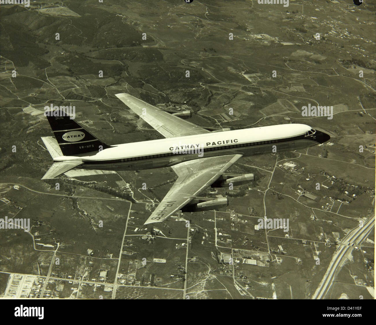 The Convair 880 was a narrow-body commercial airliner developed in the ...