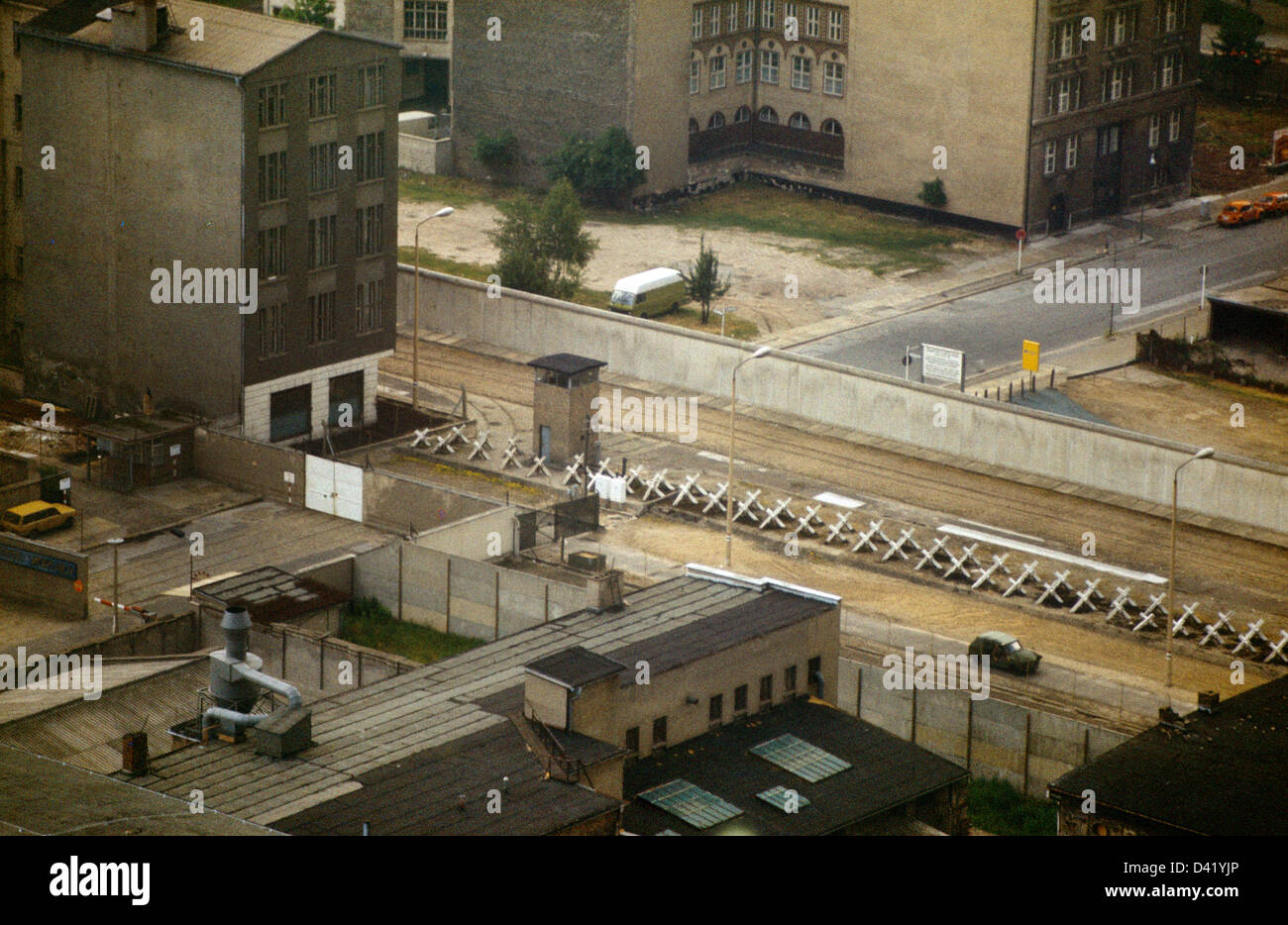 Berlin, GDR, overlooking the Berlin Wall into West Berlin Stock Photo ...