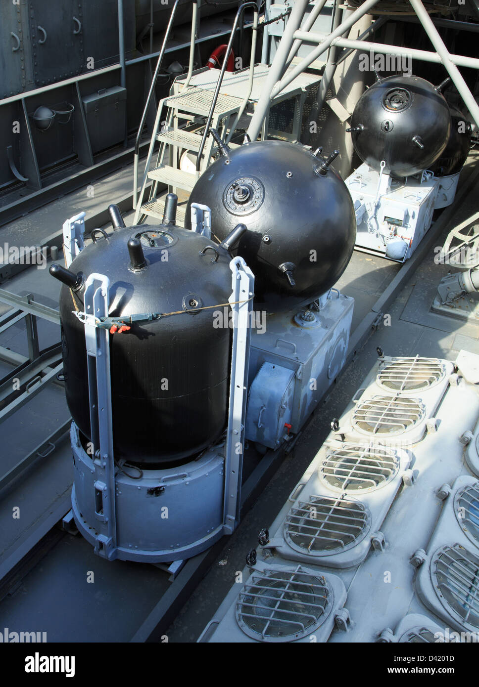 Sea mines hi-res stock photography and images - Alamy