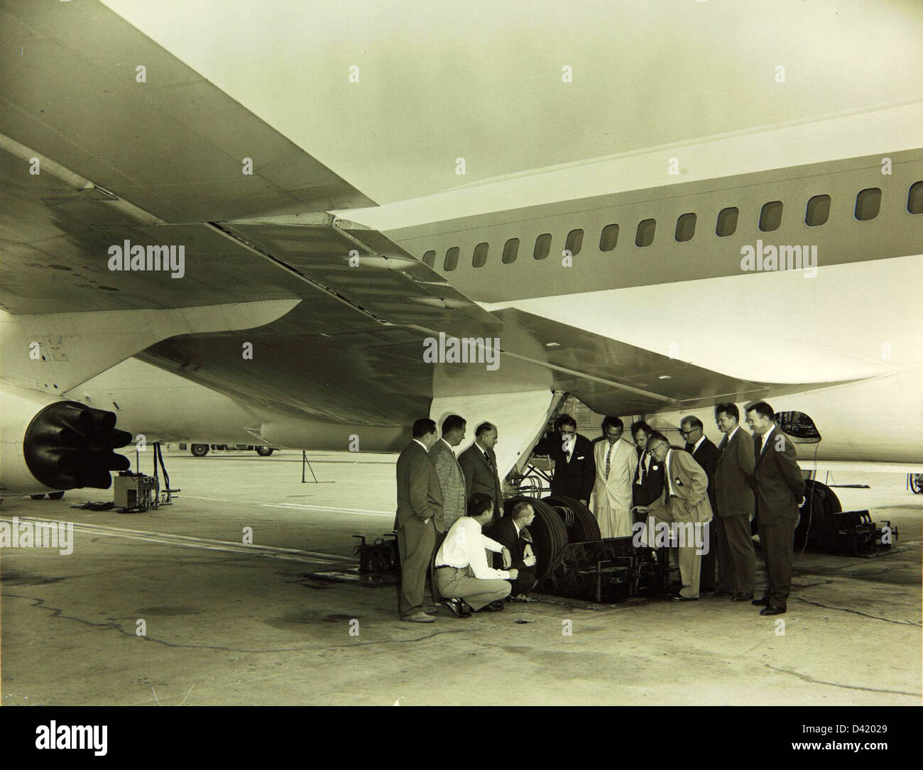 The Convair 880 was a jet airliner designed for commercial aviation in ...