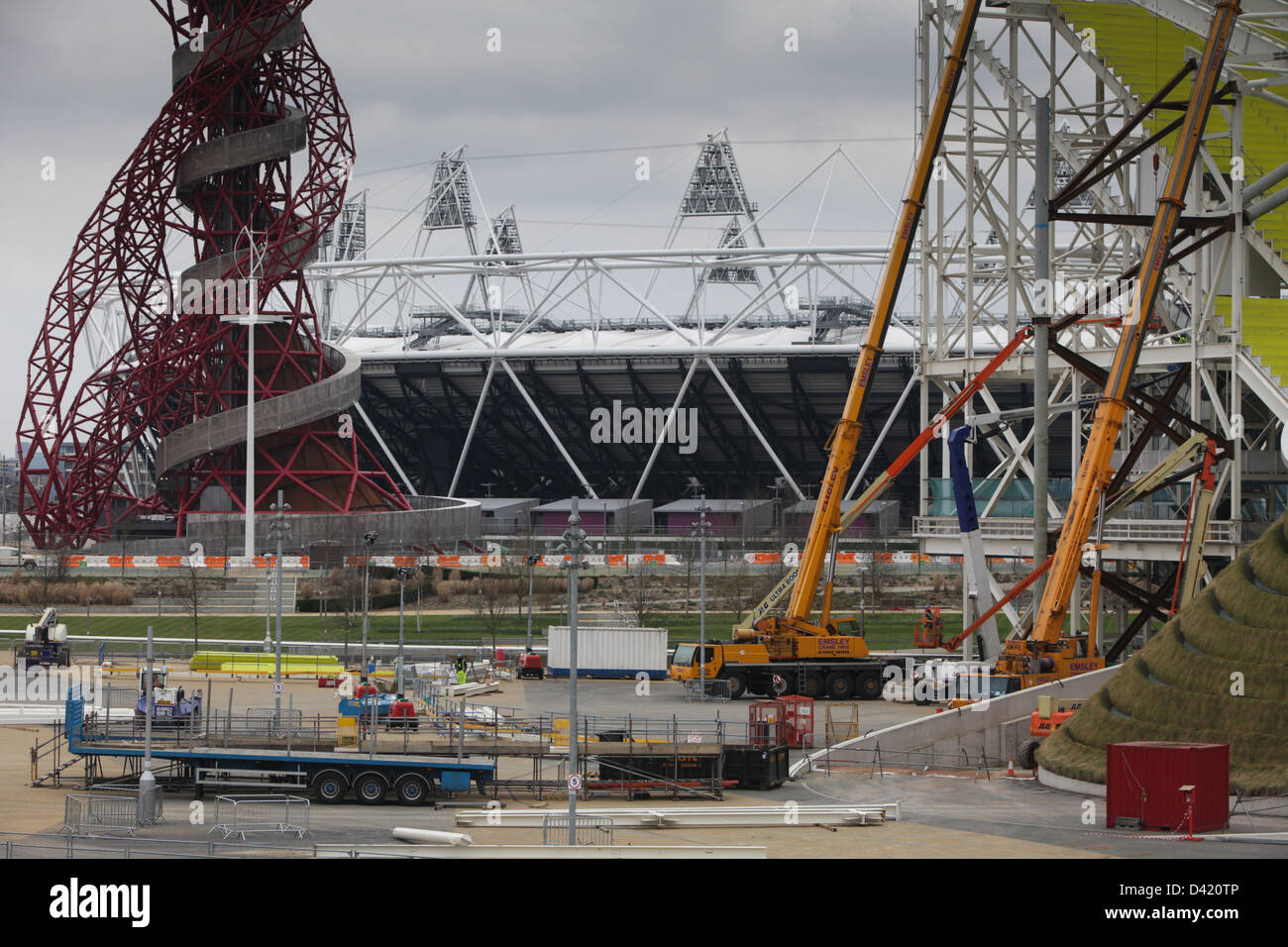 LONDON OLYMPIC PARK REGENERATION.THE AQUATICS CENTRE BEING REBUILT ...